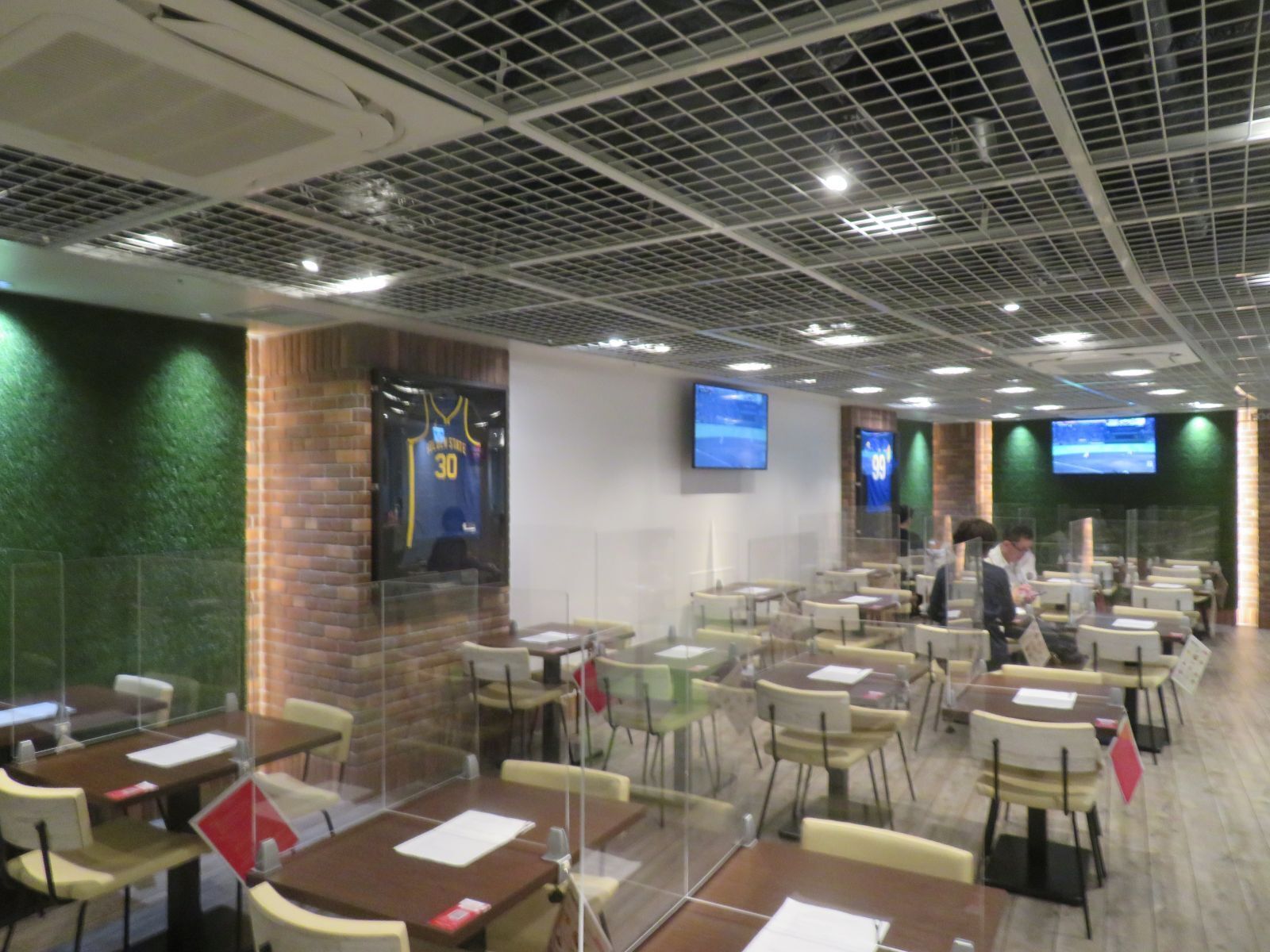 【阪神甲子園球場】docomo LOUNGE KOSHIENへ行ってきた: スタジアムの中心に、(ﾟдﾟ)ｳﾏｰ と叫ぶブログ